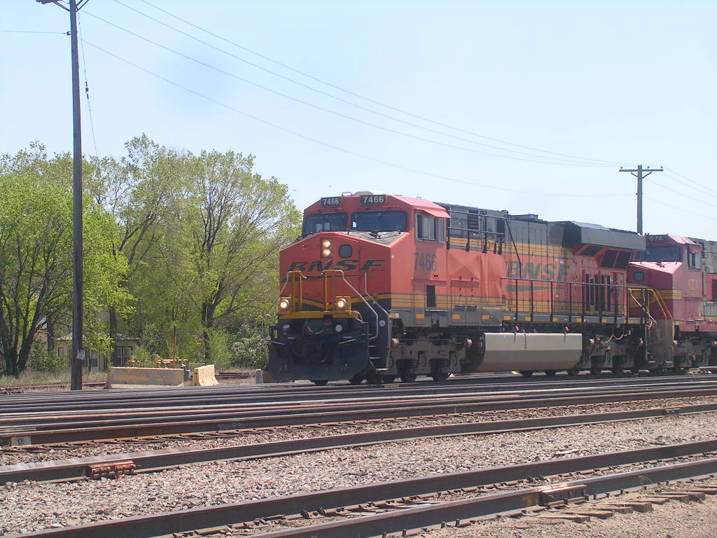 BNSF 7466